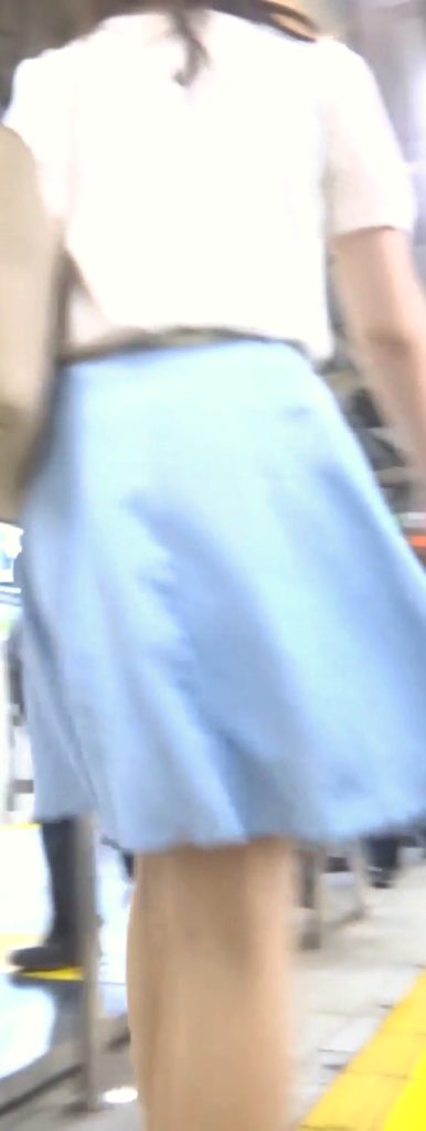 パンチラ盗撮 OLさん 白パンツを超接近撮影 – JPORU