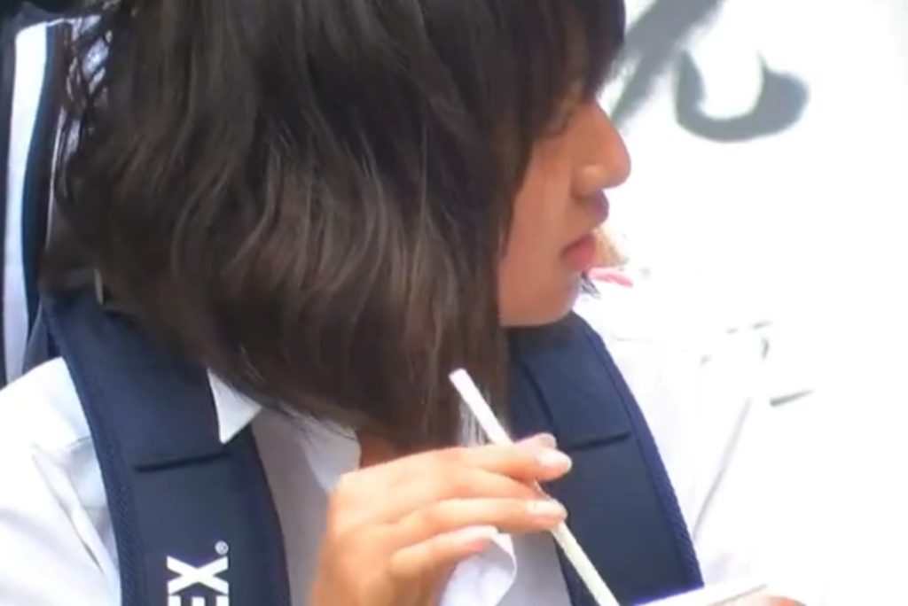 【正面パンチラ】ショートJKちゃんの柄パン – JPORU