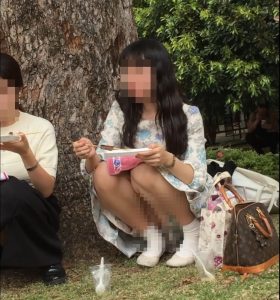 【10代】私服JDの座りチラ – JPORU