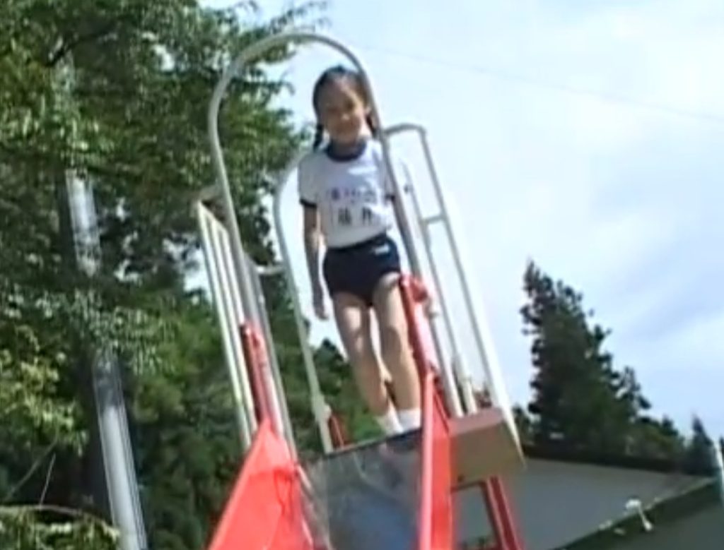 淡色の木曜日 MP4 – JPORU