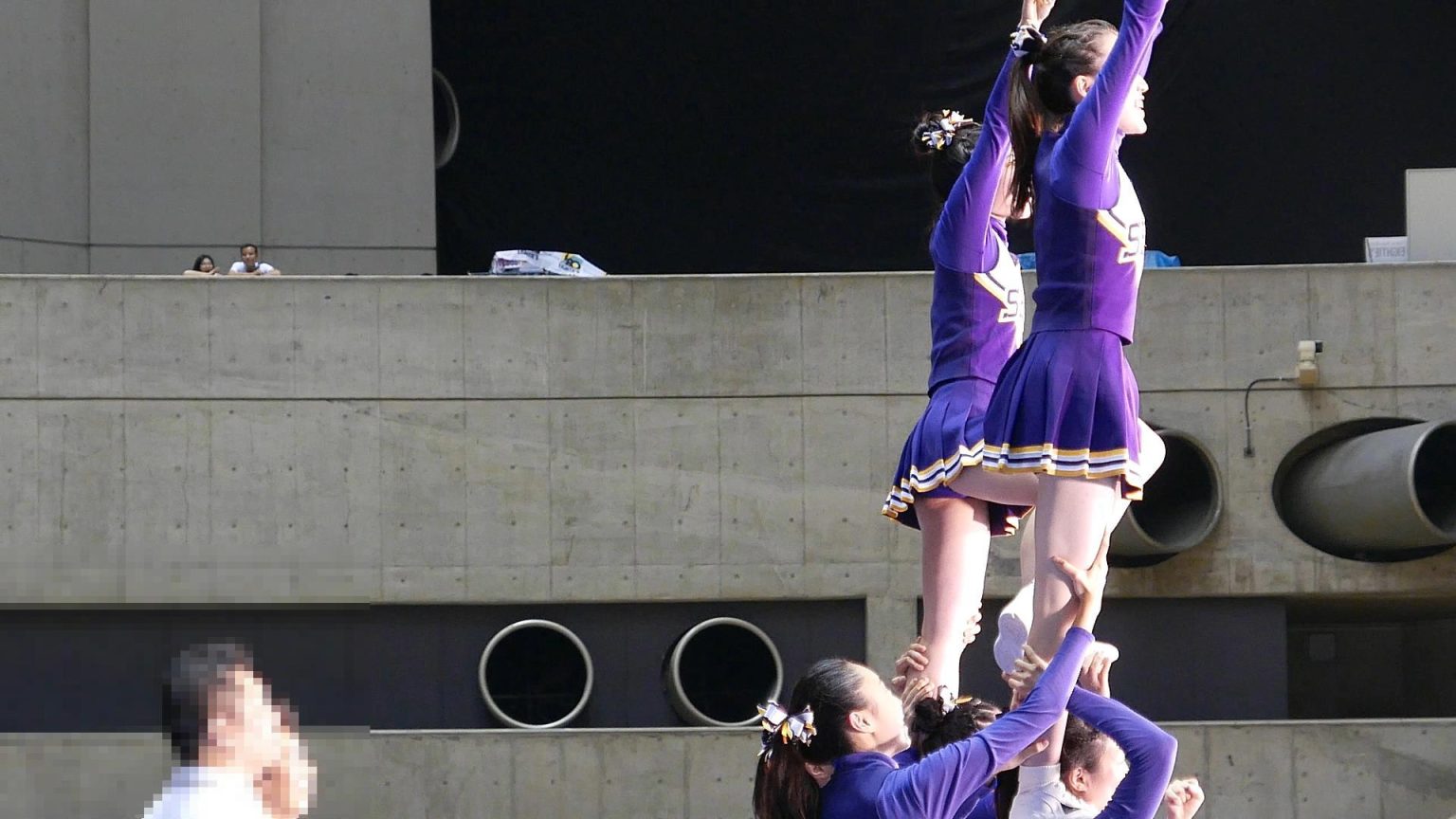 なにわガールズ1059【4K】今では超貴重！ 赤と青のアンスコ！ どちらが好み？ – JPORU